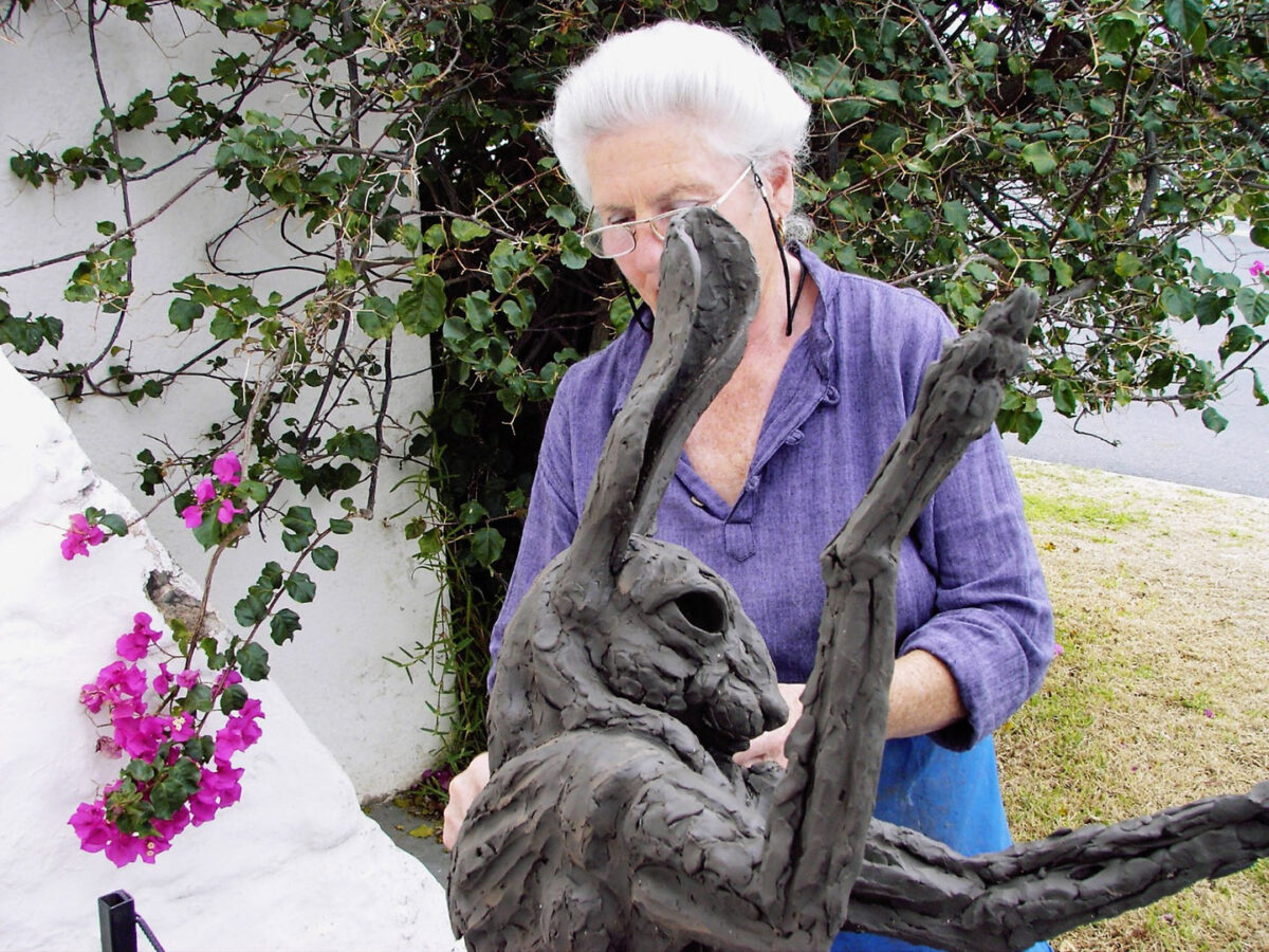 About Jan Sweeney | Wildlife sculptor - Jan Sweeney Sculpture